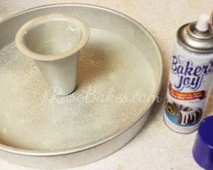 How to Use a Heating Core to Bake a Level Cake