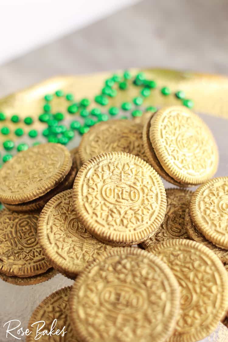 Easy Edible Gold OREOS for St. Patrick's Day (Tutorial & Video)