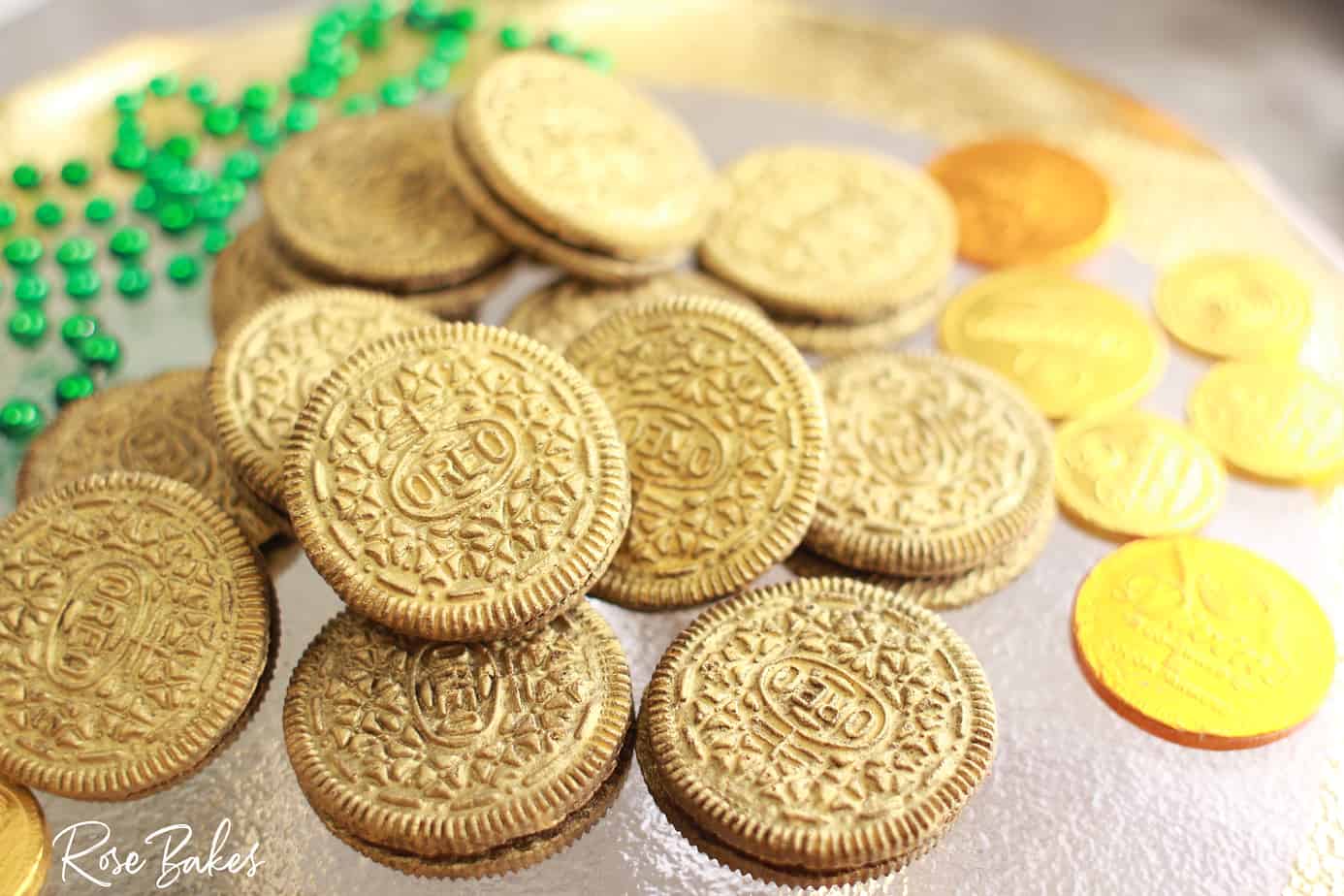 Easy Edible Gold OREOS for St. Patrick's Day (Tutorial & Video)