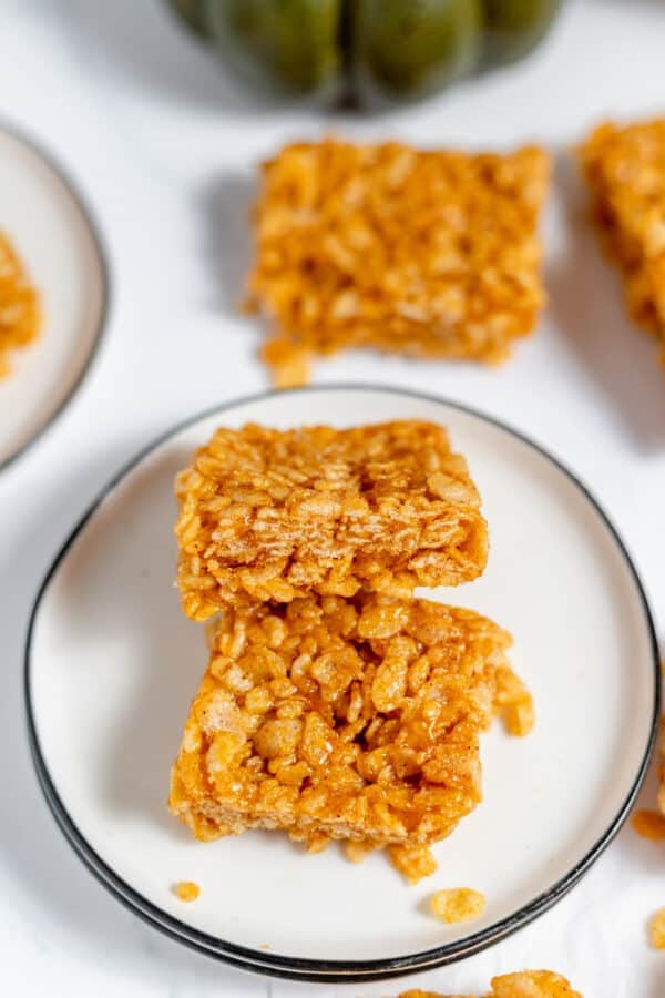Easy Pumpkin Rice Krispie Treats