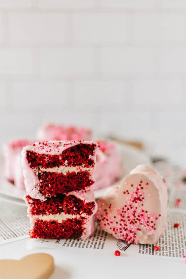 Mini Heart Shaped Cakes (Valentines Day Cakes)